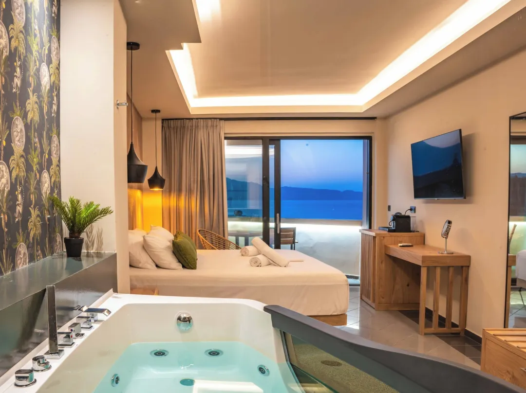 Hom54 Luxury Suites - Heraklion