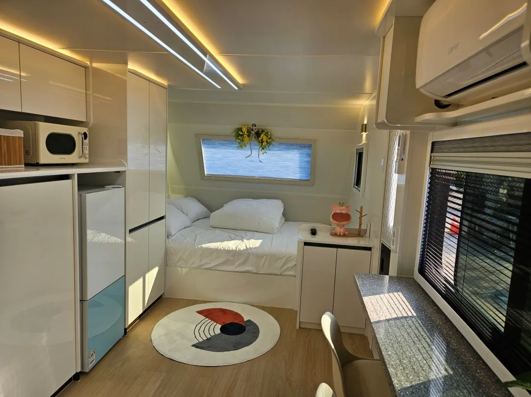 Gangneung Anmok Coffee Street Cara Ban Camping - Gangneung-si