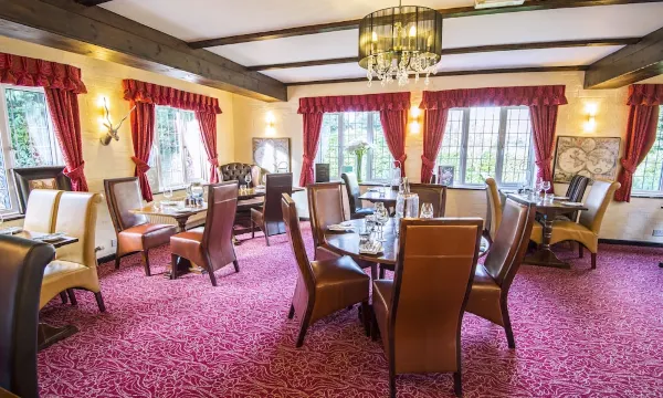 The Roundabout Hotel, Pulborough (Prices & Reviews 2024) | Trip.com