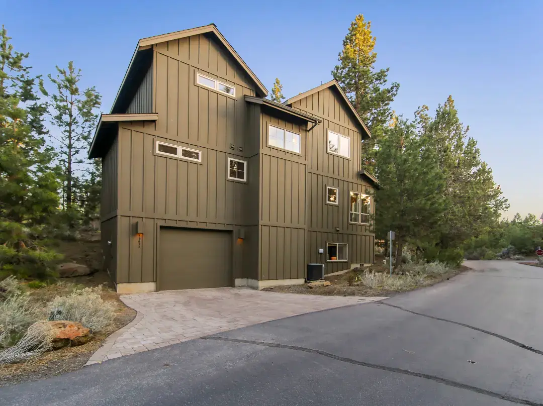 Expansive Deck And Community Hot Tub And Pool - Elegant And Bright - Bend