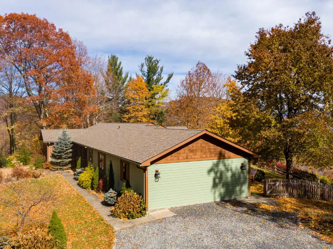 Stunning Views, Hot Tub, Game Room, Firepit - Gorgeous Mountain Oasis - Sugar Mountain, NC