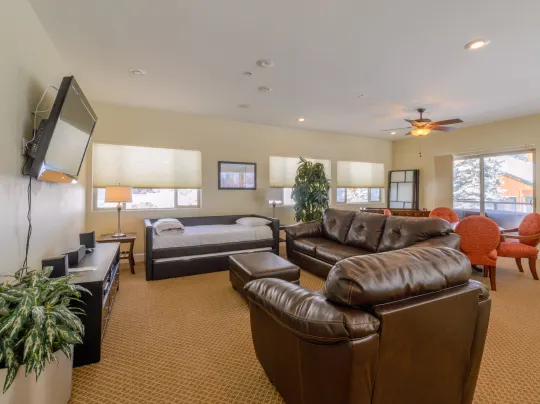 Expansive Slopes Views And Cozy Fireplace - Stunning Mountain Retreat - Brian Head, UT