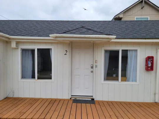 Fire-pit And Shared Seating Near The Beach - Cozy Coastal Retreat - Rockaway Beach, OR