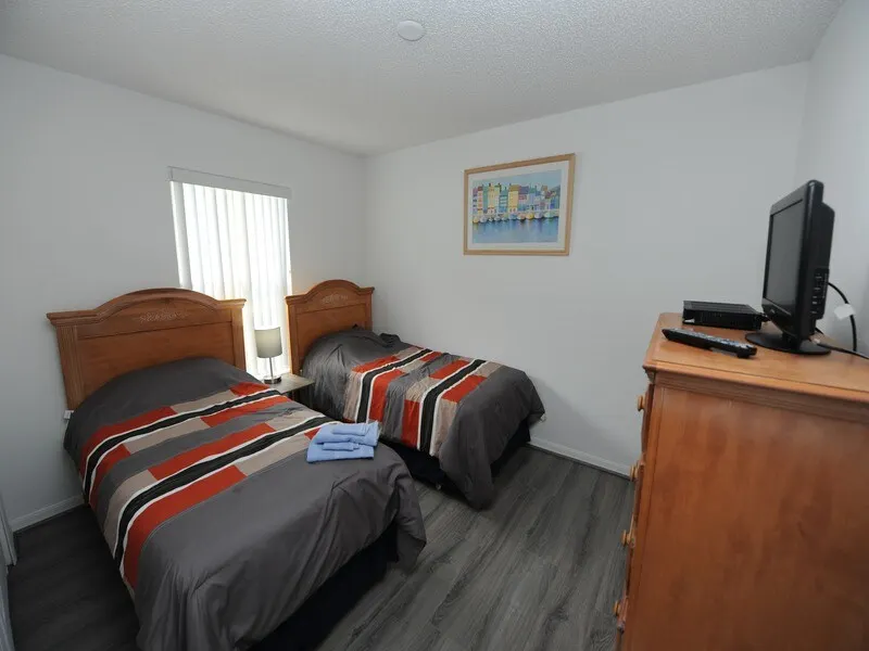 Private Pool And Modern Elegance - Spacious Family Sanctuary - 