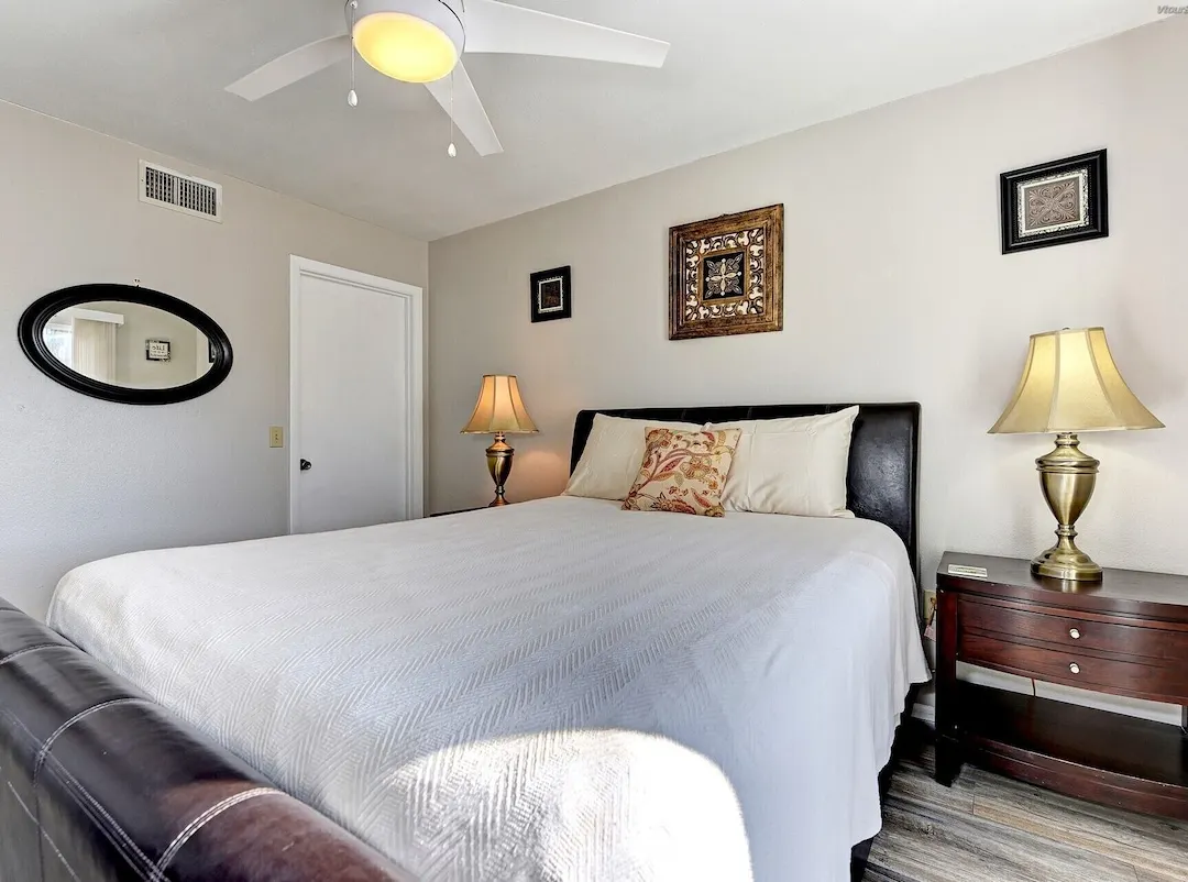 Beautiful 3 Bedroom 2 Bathroom Home Steps From The Beach - Anna Maria, FL