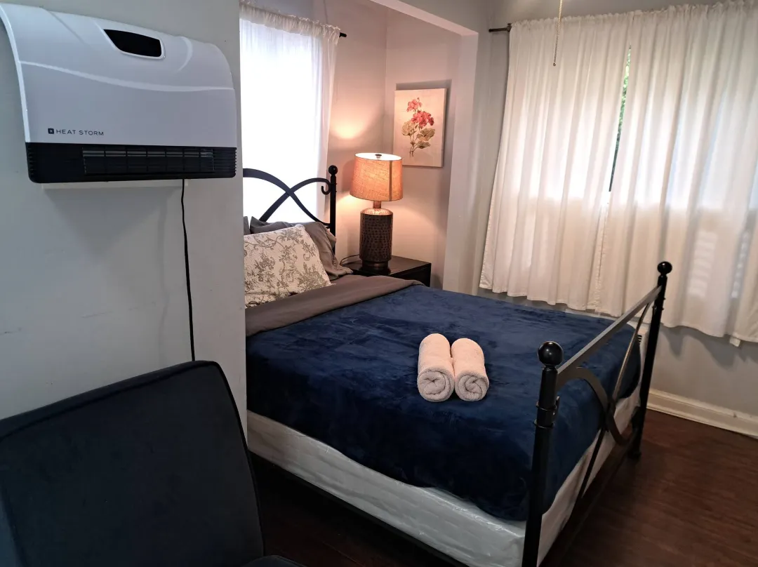 3 Bedroom Plus 2 Baths In Beverly Hills - Beverly Hills, CA