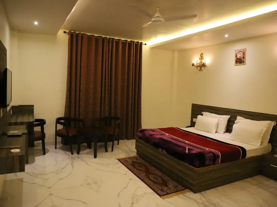 Shri Neha Hotel & Restaurant -