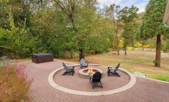 Luxury Riverfront Escape- Hot Tub & Fire Pit : Avis, Tarifs & Photos ...