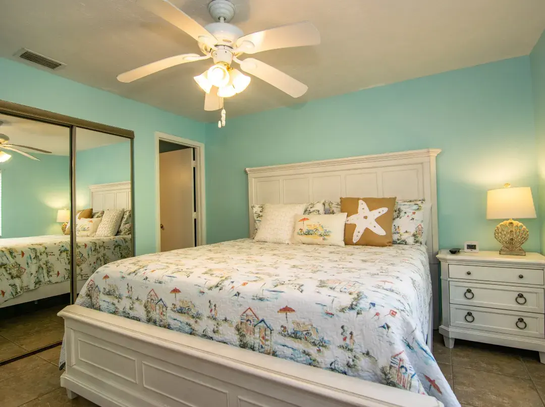 Tropical Yard And Private Sundeck - Stylish Escape - Anna Maria Island, FL