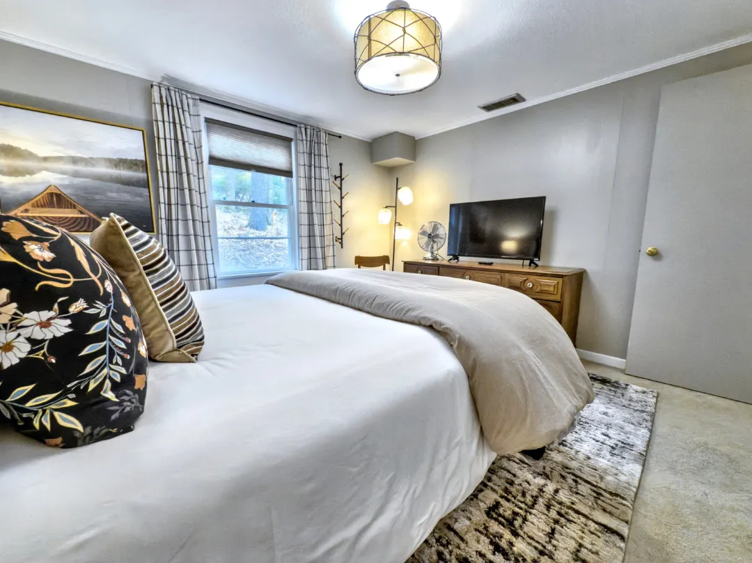 Breathtaking Lake Views And Cozy Outdoor Deck - Serene Getaway - Highlands, NC