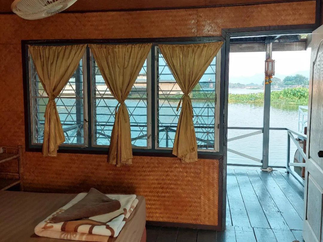 Sugar Cane Guest House 1 - Kanchanaburi