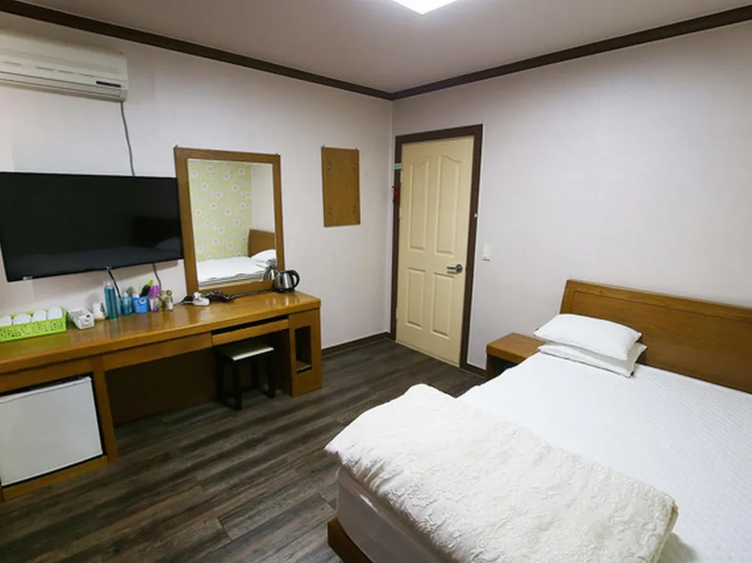 Nonsan Hwangje Motel - 익산시