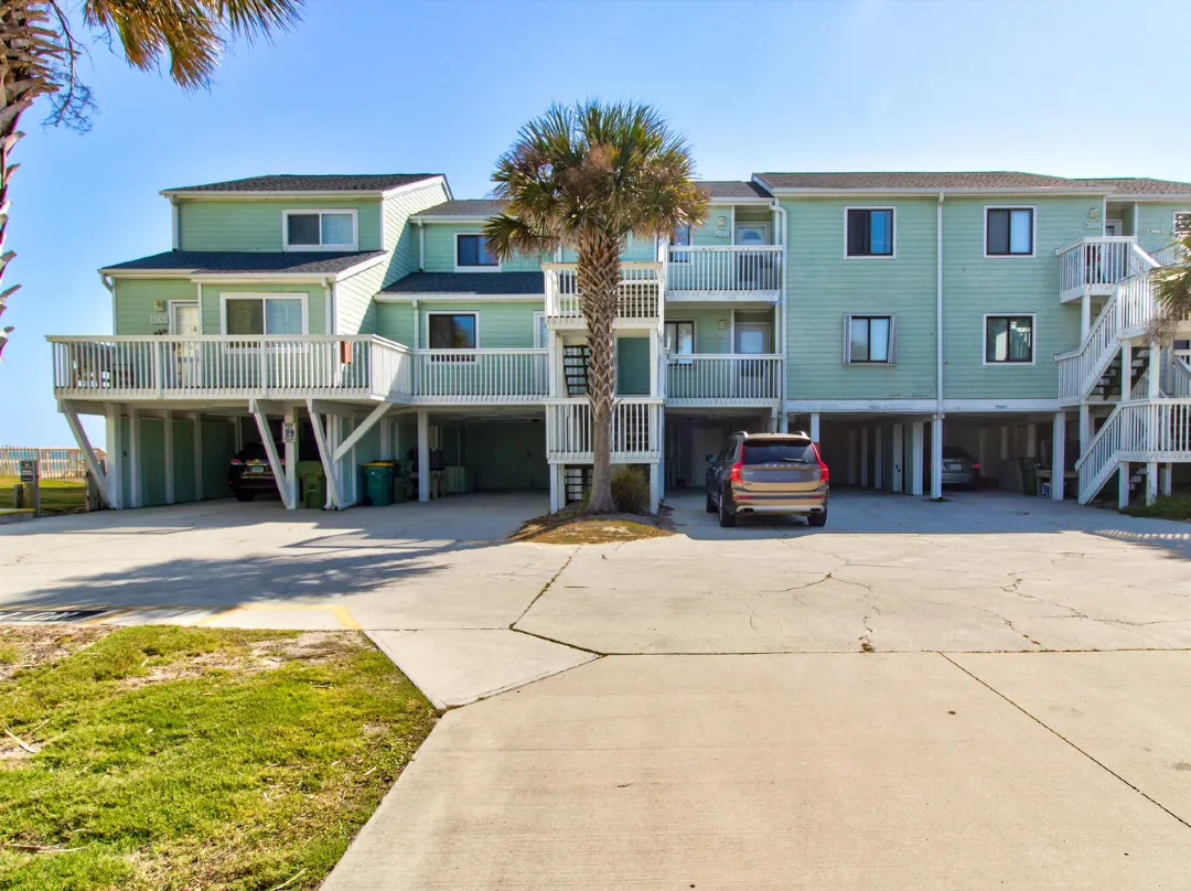 Oceanfront Oasis With Pools And Wet Bar - Stunning Coastal Retreat - Kure Beach, NC