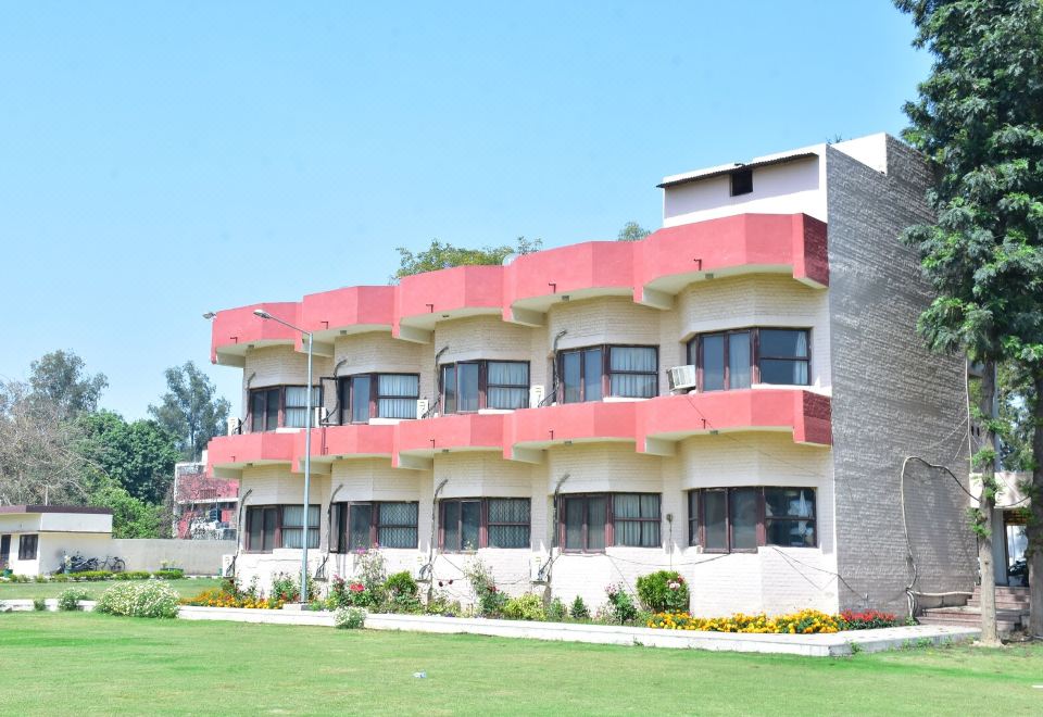 Parakeet Tourist Resort, Kurukshetra - 2025 Updated Prices, Deals ...