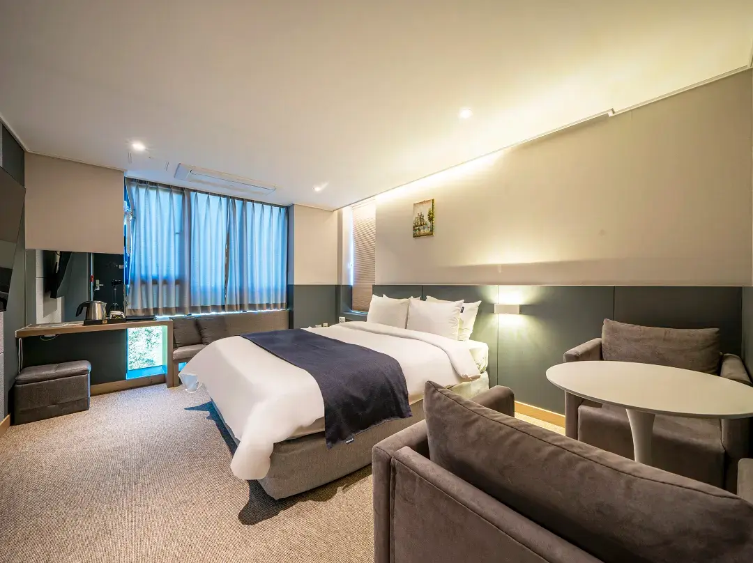 R&b Business Hotel - Yeosu
