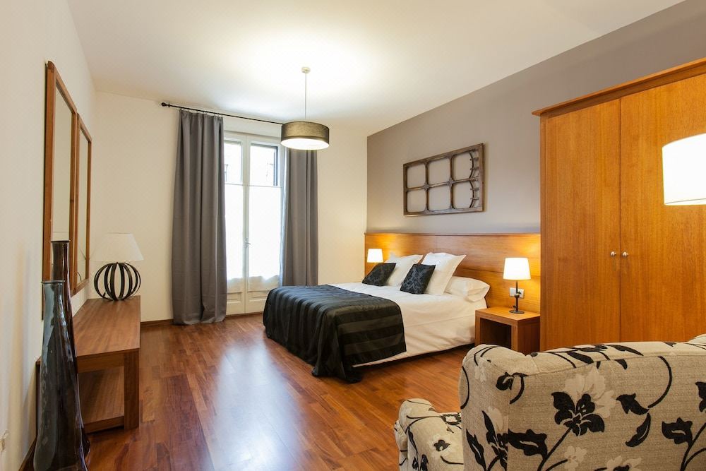 Serennia Apartamentos Ramblas - Plaça Catalunya - Barcelone