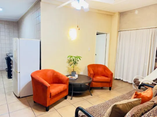 Busa House Self Catering Guest House - White River