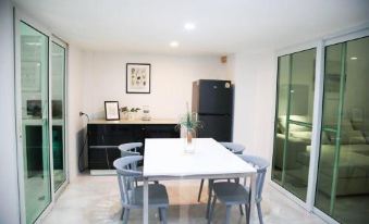 Near BTS Bearing Skytrain- Homey living Townhome - 4 Bedrooms | Trip.com