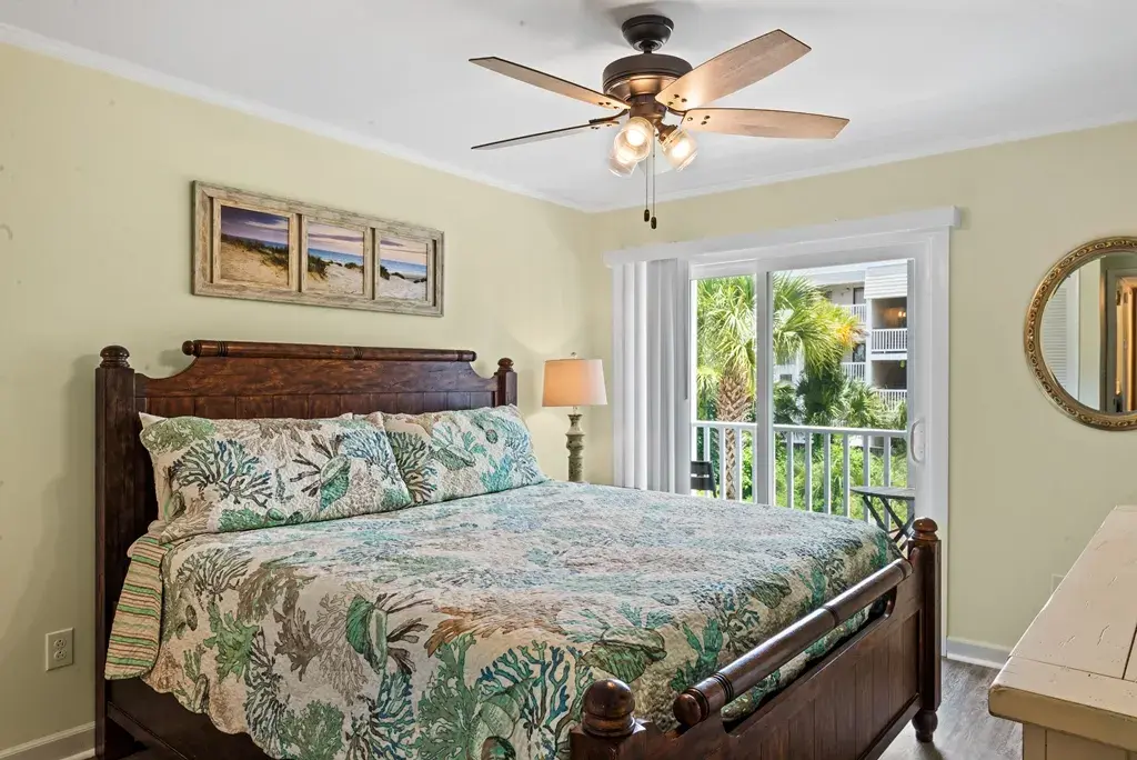 Pool View And Family-friendly Vibe - Bright Coastal Retreat - Myrtle Beach