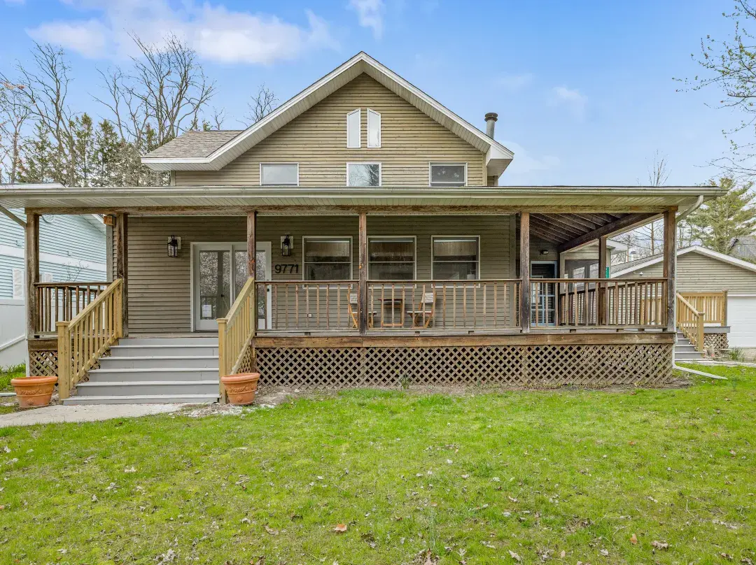 Charming Getaway With Wraparound Porch - Cozy Forest Retreat - New Buffalo, MI