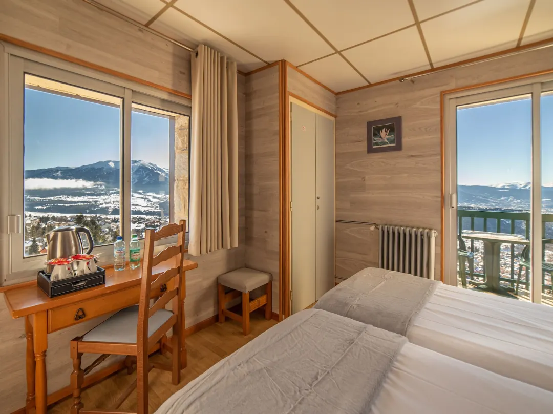 Pyrénées Hôtel Font Romeu - Font-Romeu-Odeillo-Via