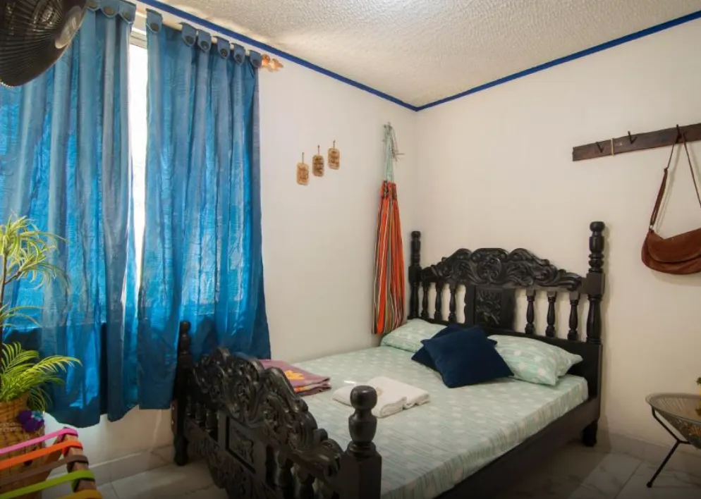 Antigua Hostal - 부카라마가