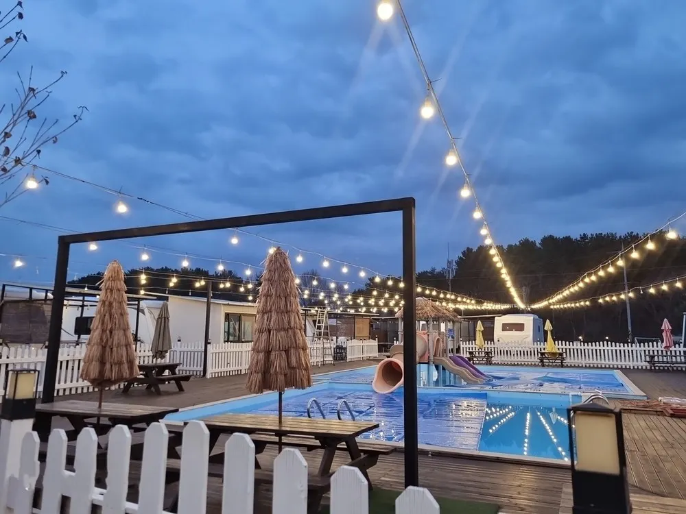 Forest Caravan Pension Incheon - Ansan-si