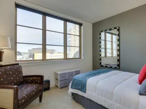 Work From Anywhere, Fast Wifi, Great Amenities And Free Parking - Portland, OR