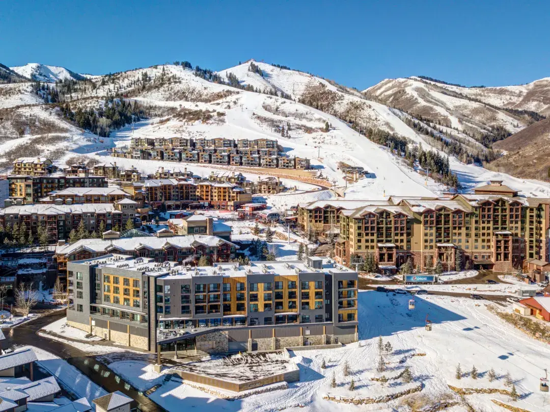Cozy Living Space And Community Hot Tub - Charming Mountain Retreat - Park City, UT