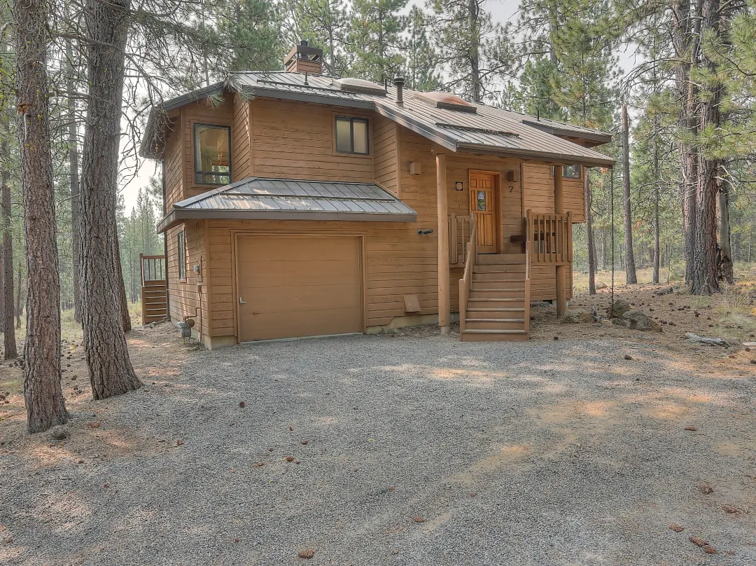 Private Hot Tub And Sharc Passes Included - Gorgeous Rustic Escape - Sunriver, OR