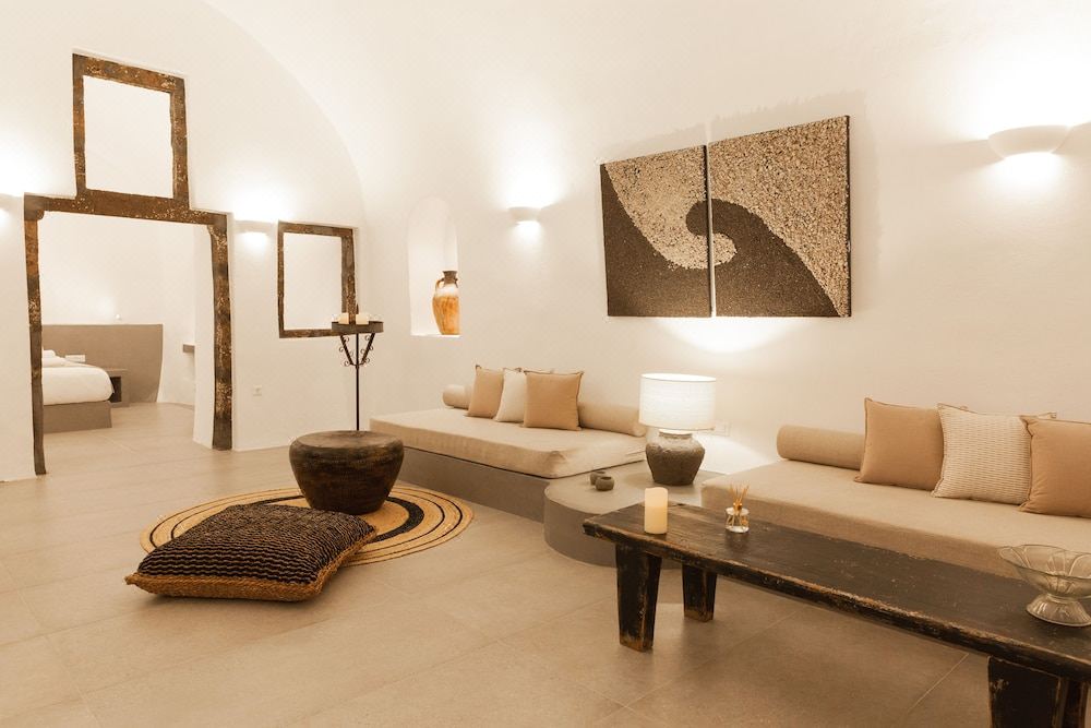 Cydonia Caves - Santorini
