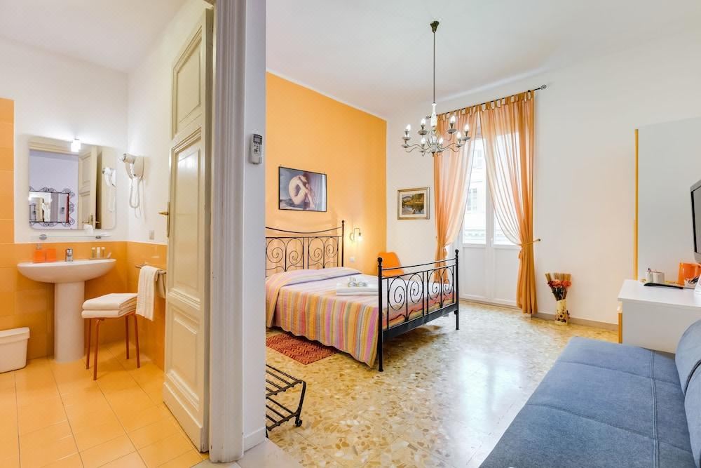 2 Passi Al Colosseo B&b - Rome