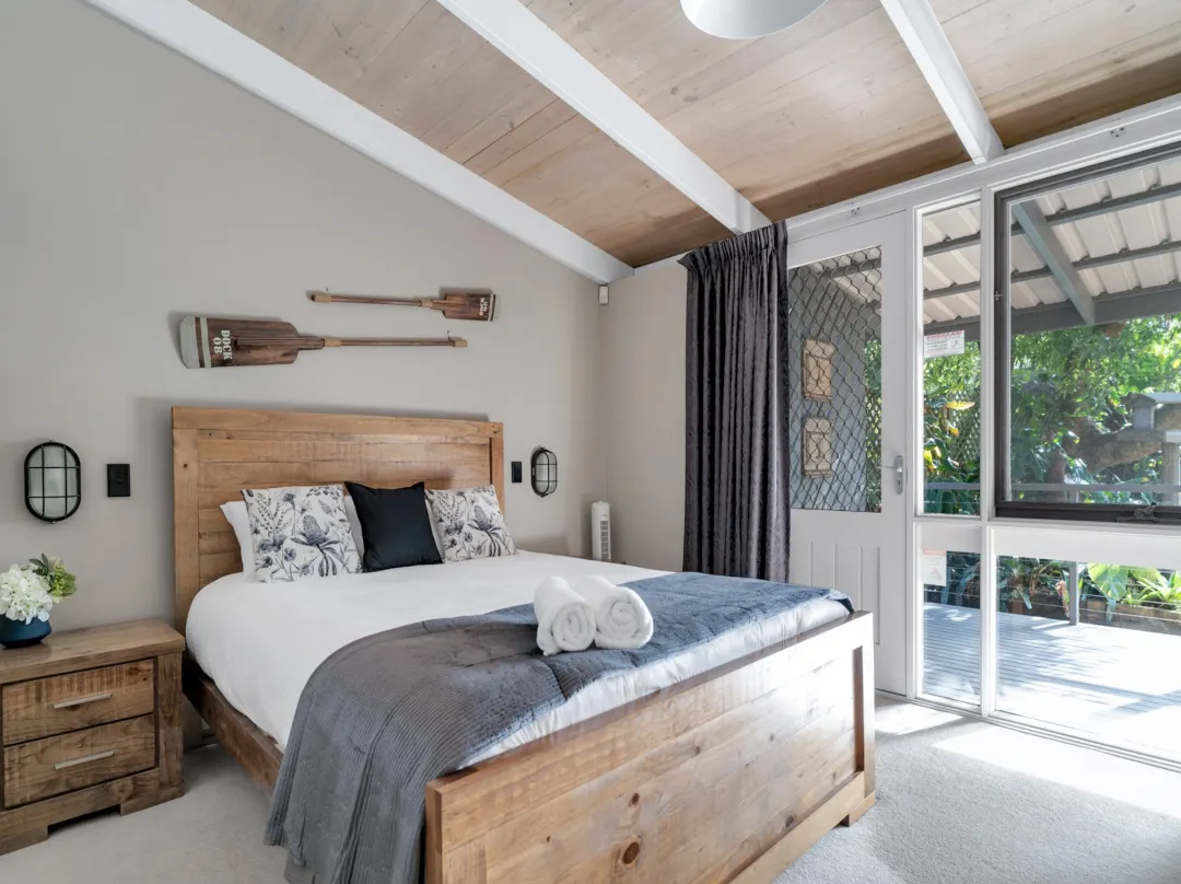 Secluded 3-bed Retreat Moments To The Beach - Batemans Bay