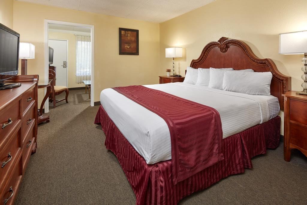 Capri Suites Anaheim Reviews: 104 Verified Reviews Latest 2024 | Trip.com