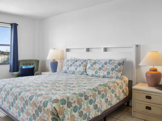 Stunning Views And Spacious Living - Charming Coastal Sanctuary - Madeira Beach, FL