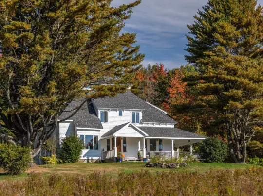 Expansive Lawn And Modern Amenities - Breathtaking Coastal Haven - Belfast, ME