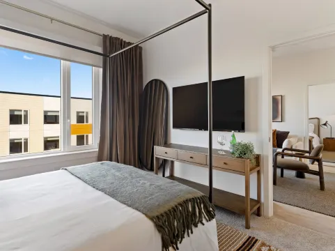 Curated Designer Retreat • Pool • Gym • Dining - Revere, MA