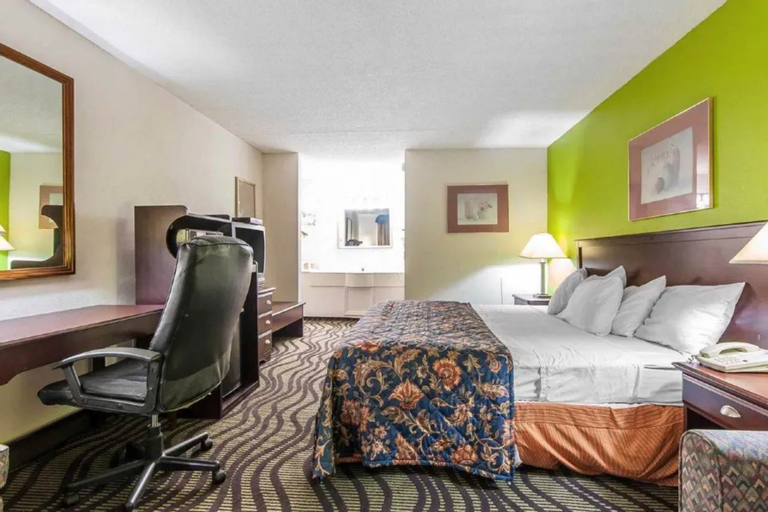 Days Inn by Wyndham Calhoun GA I-75 and US-41 Reviews: 52 Verified ...