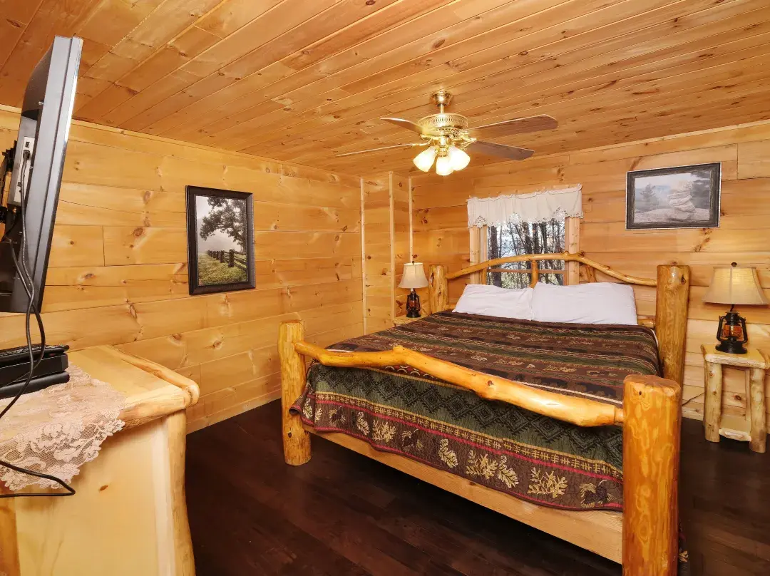 Luxurious Jacuzzi And Entertainment Amenities - Charming Romantic Retreat - Townsend