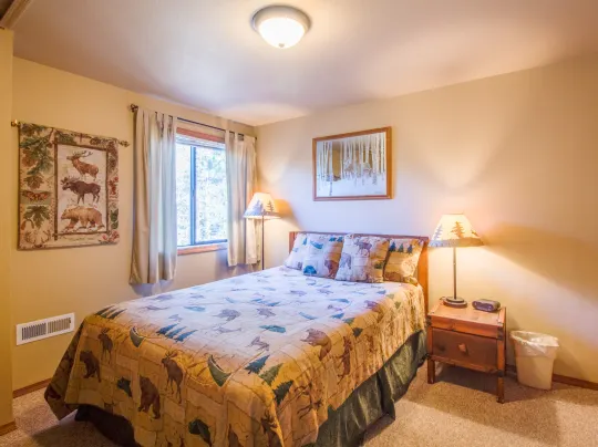 Private Hot Tub And Five Big Screens - Cozy Spacious Haven - Sunriver, OR