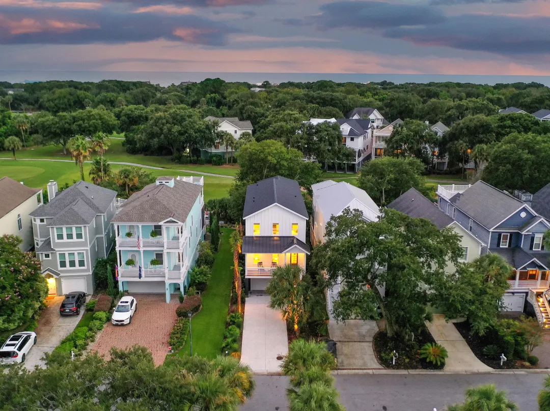 Luxurious Coastal Escape With Hot Tub And Golf Views - Stunning Haven - Mount Pleasant, SC