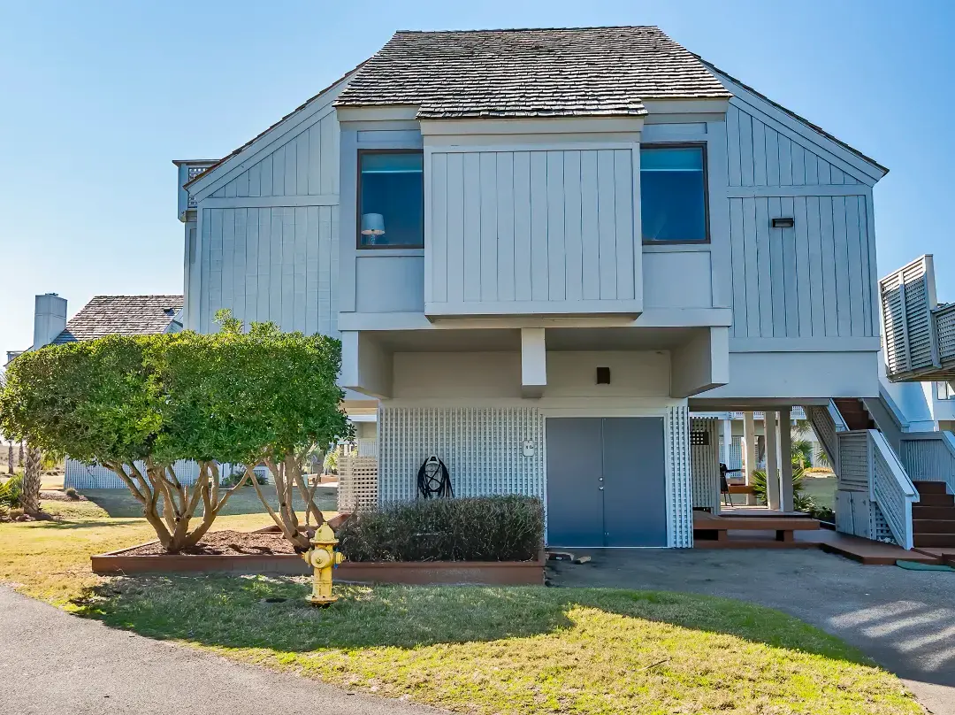 Ocean Views And Upper Balcony Delight - Stunning Coastal Retreat - Southport, NC