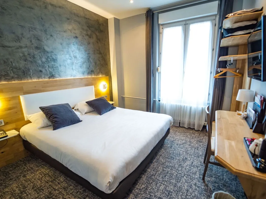 Brit Hotel Le Royal Centre Gare - Troyes