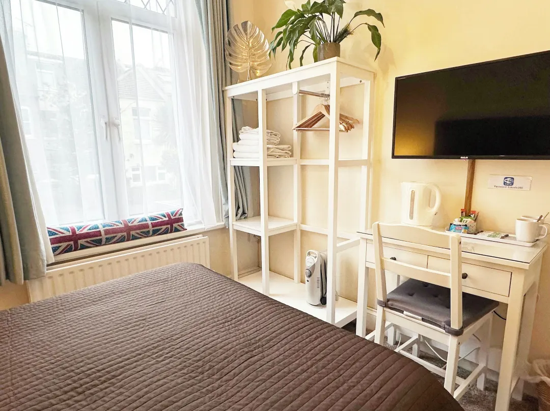 Esk Vale Guest House - Southsea