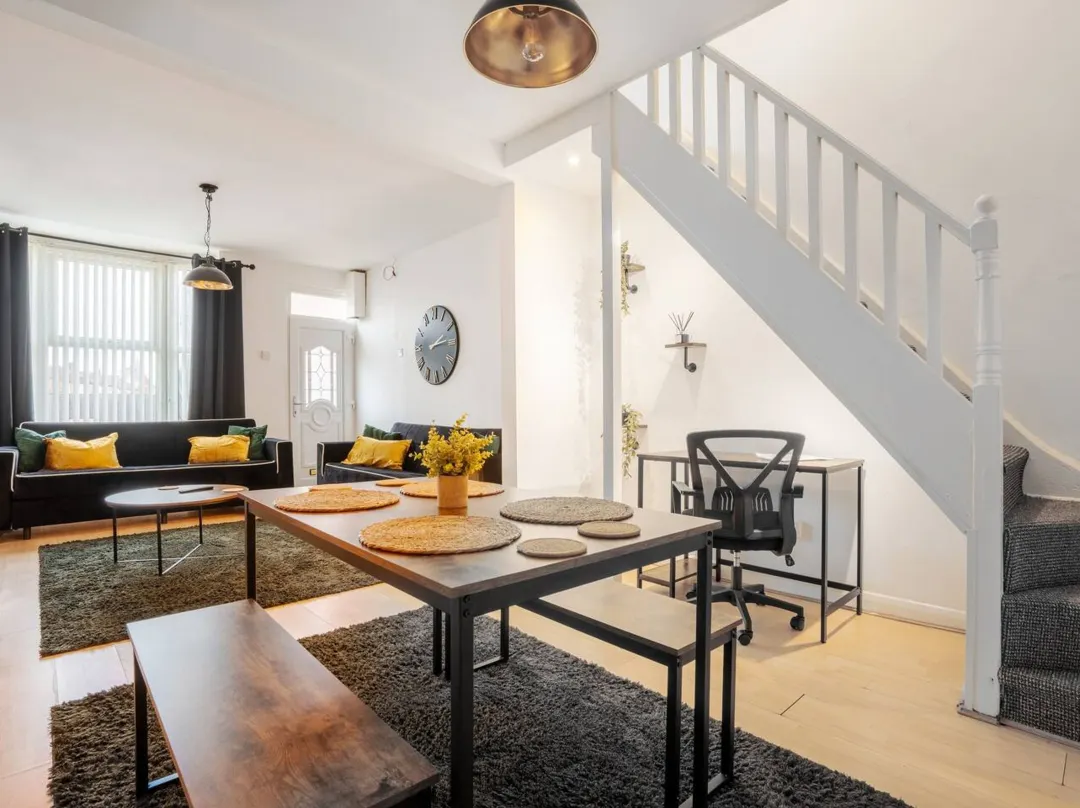 Next To Lfc | W/m | Desk Space | City Links - Liverpool