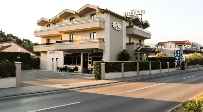 Hotel Holiday - Podgorica