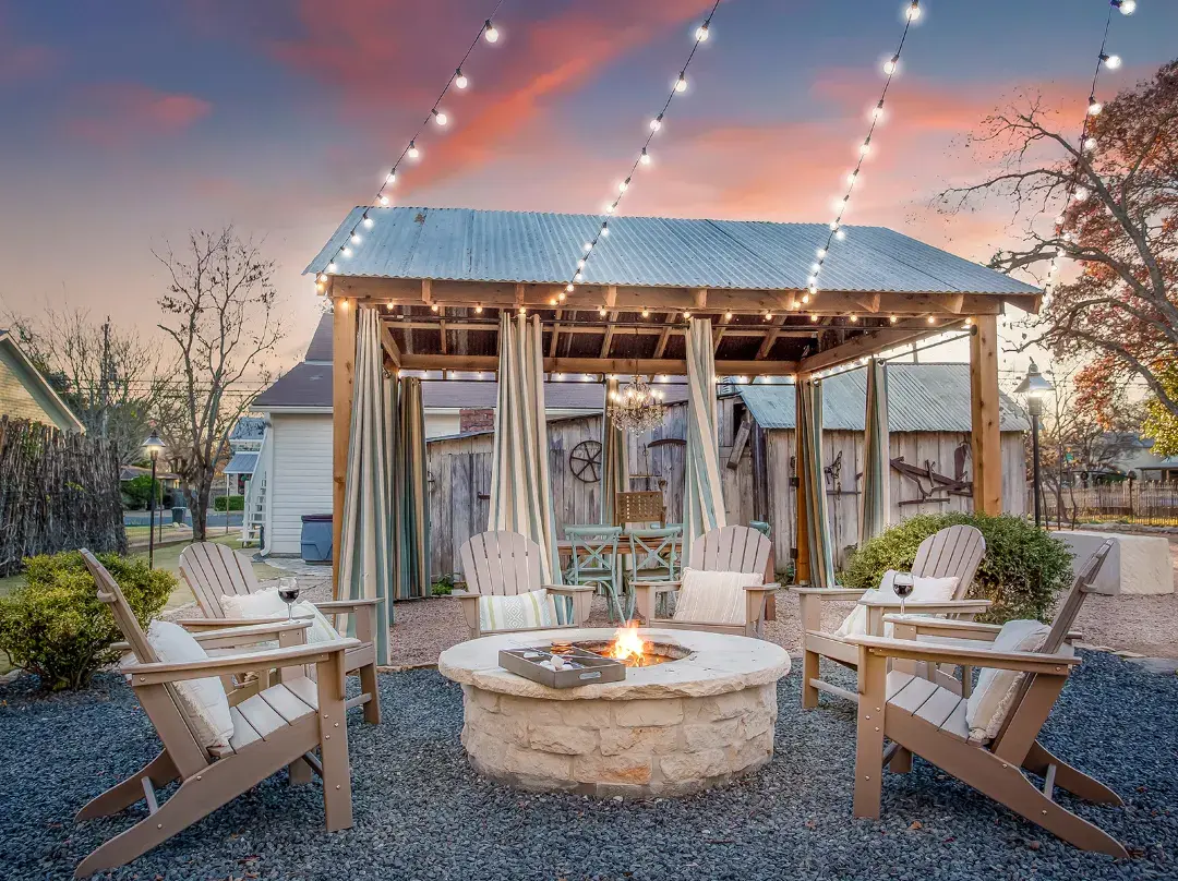 Private Heated Plunge Pool And Full Kitchen - Luxurious Romantic Hideaway - フレデリックスバーグ, TX