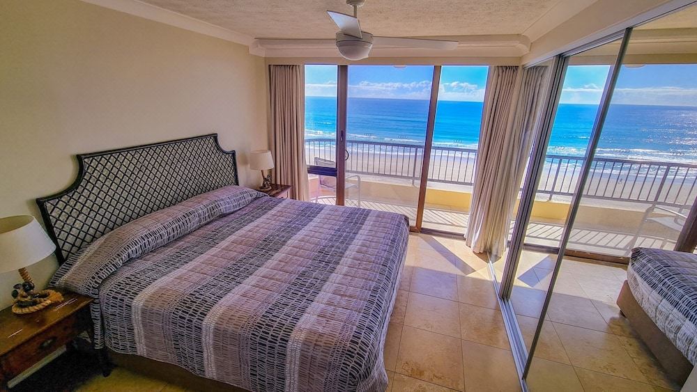 Pelican Sands Beach Resort - Gold Coast