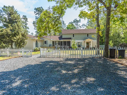 Tranquil Oasis - Serene Landscapes, Wifi, Exquisite Decor - Southern Pines, NC