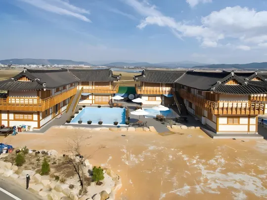 Gyeongju N Hanok Pension - Gyeongju-si